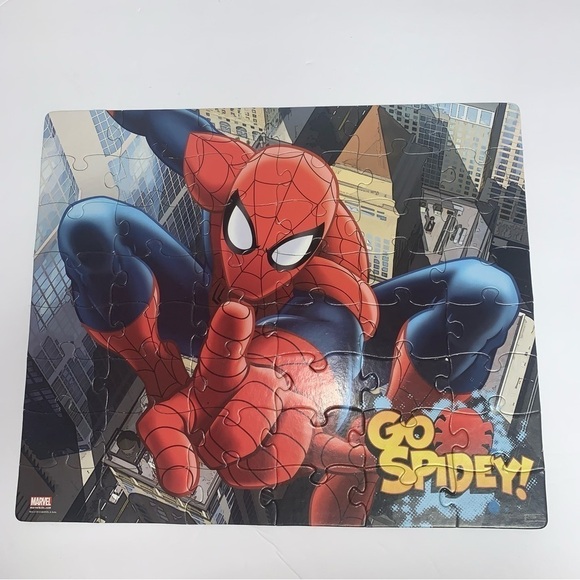 Marvel | Toys | Marvel Comics Go Spidey 3d Spiderman Metal Tin Lunchbox ...